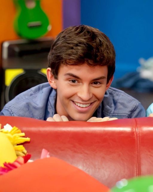 El rol de Jonathan Bailey en Disney Channel antes de Bridgerton se ...